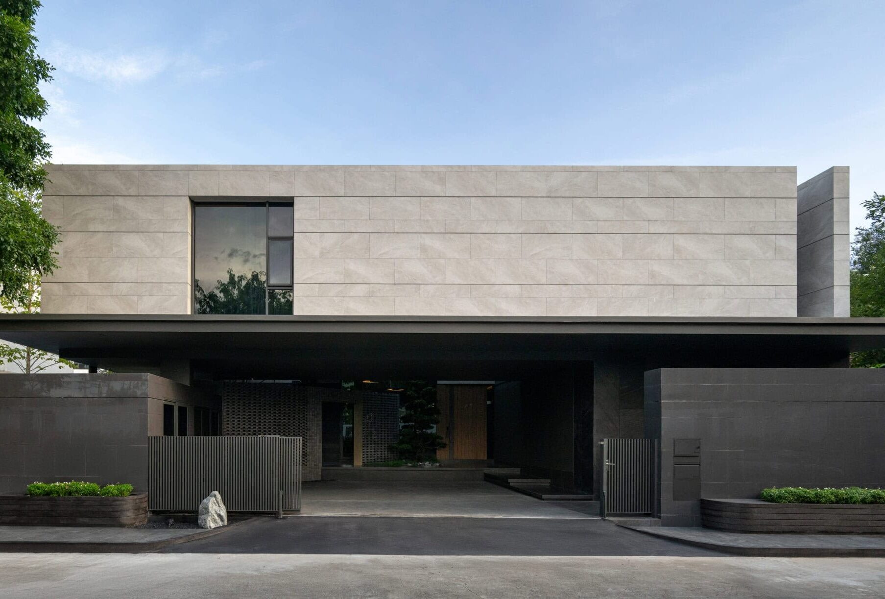 Shadow House - LOOKLEN